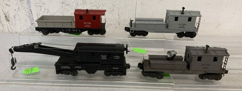 4 Lionel Pcs-work Crane, Caboose, Boxes Auction