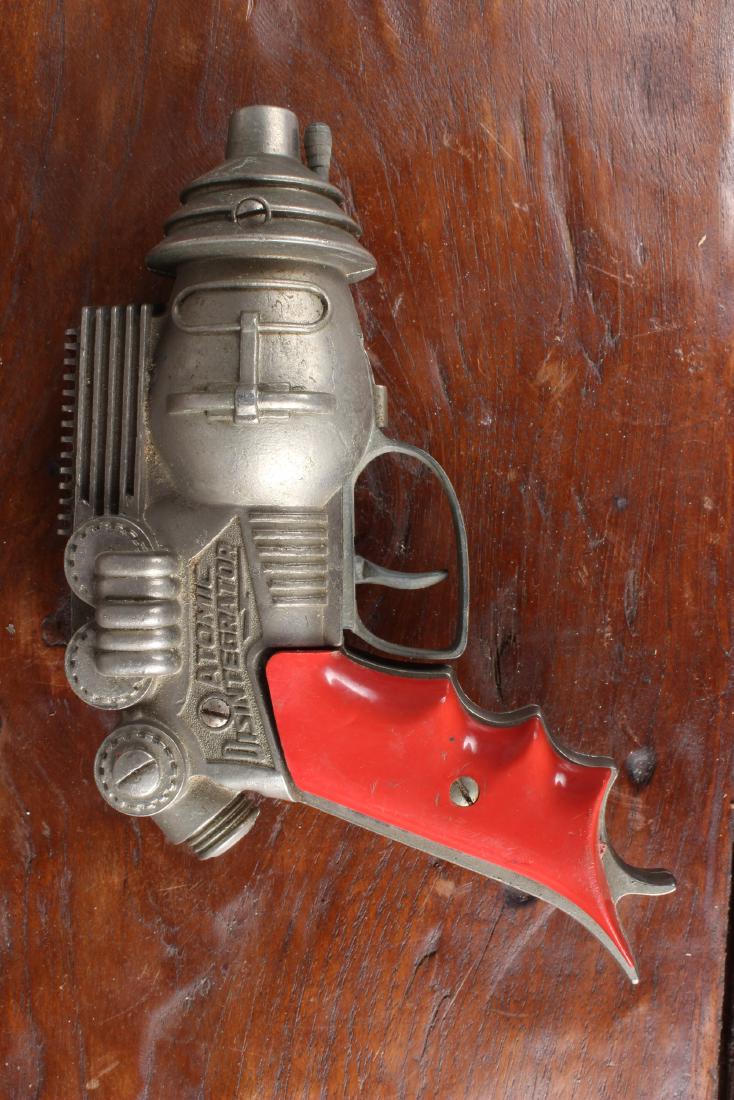 Vintage Hubley Atomic Disintegrator Ray Gun