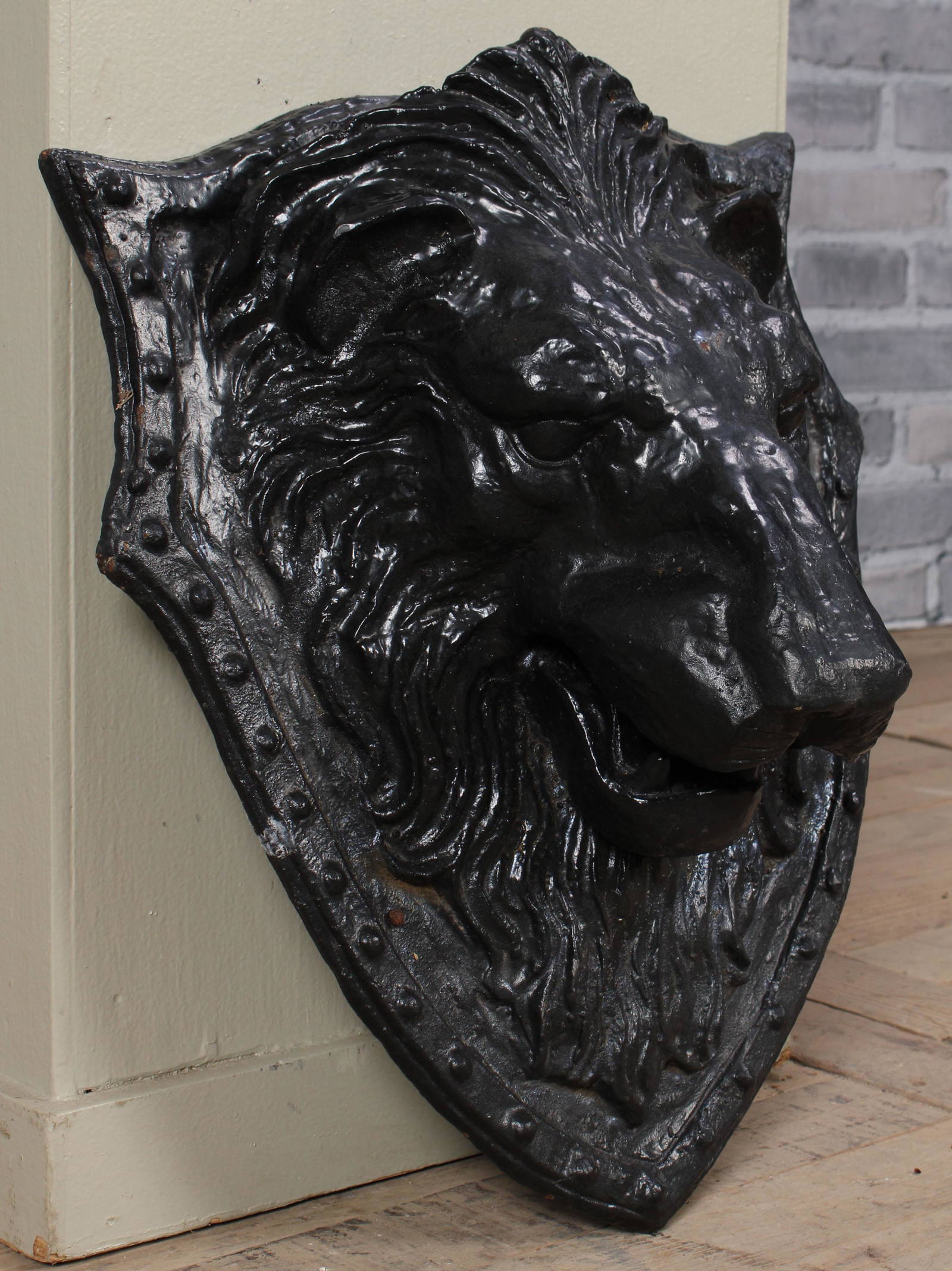 Cast Iron Shield Form Lion Mask, Garden Decor Auction