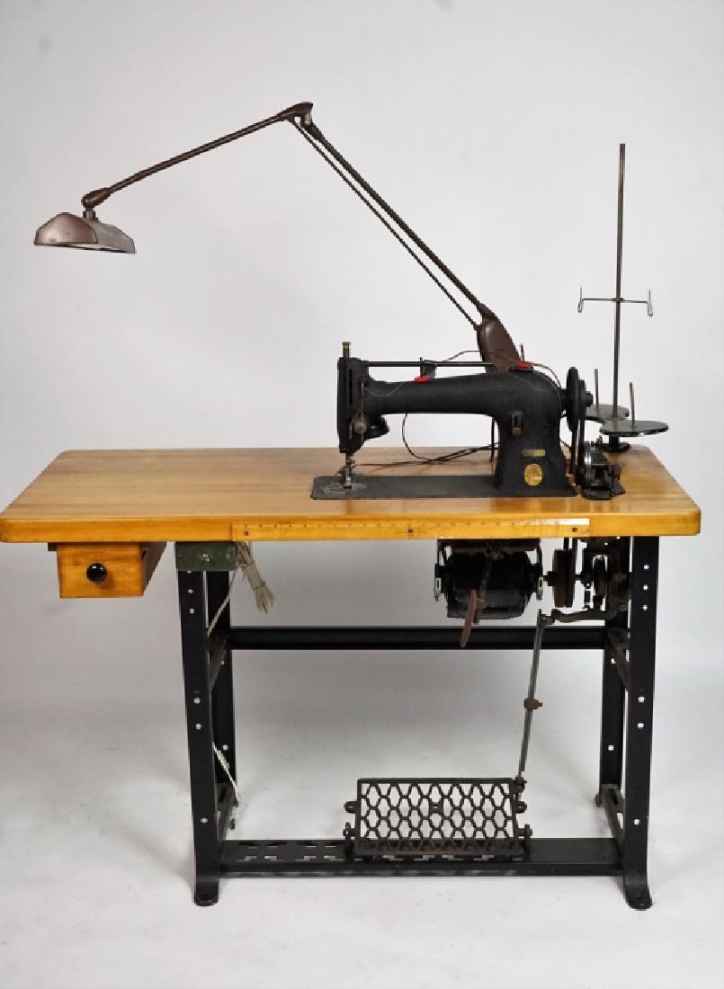 SINGER INDUSTRIAL SEWING MACHINE MODEL 96-10