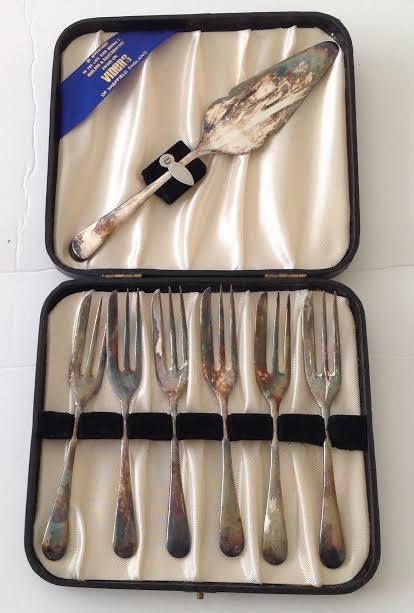 7 Viners Sheffield England King George– Forks/ Knife