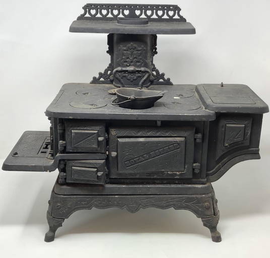 Royal Esther Antique Cast Iron Toy Stove