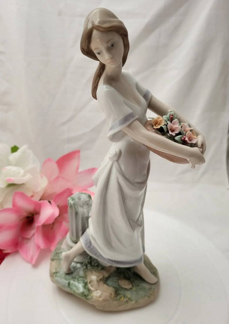 Lladro Privilege Society 2004 7704 "garden Of Athens Lady Basket ...
