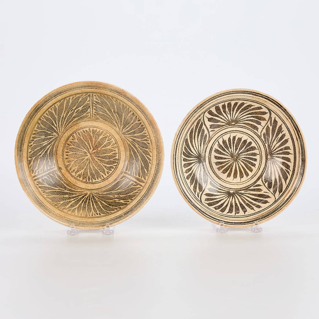 2 Thai Sukhothai Kalong Ware Ceramic Dishes Auction