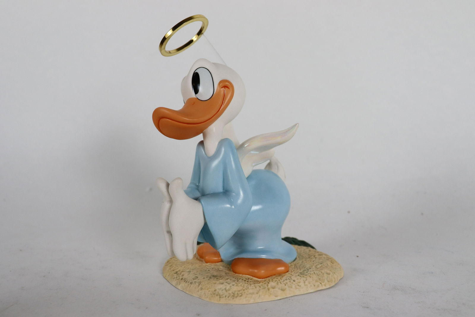 Donald Duck Angel WDC figurine (#0134) on Dec 05, 2022 | West Coast ...