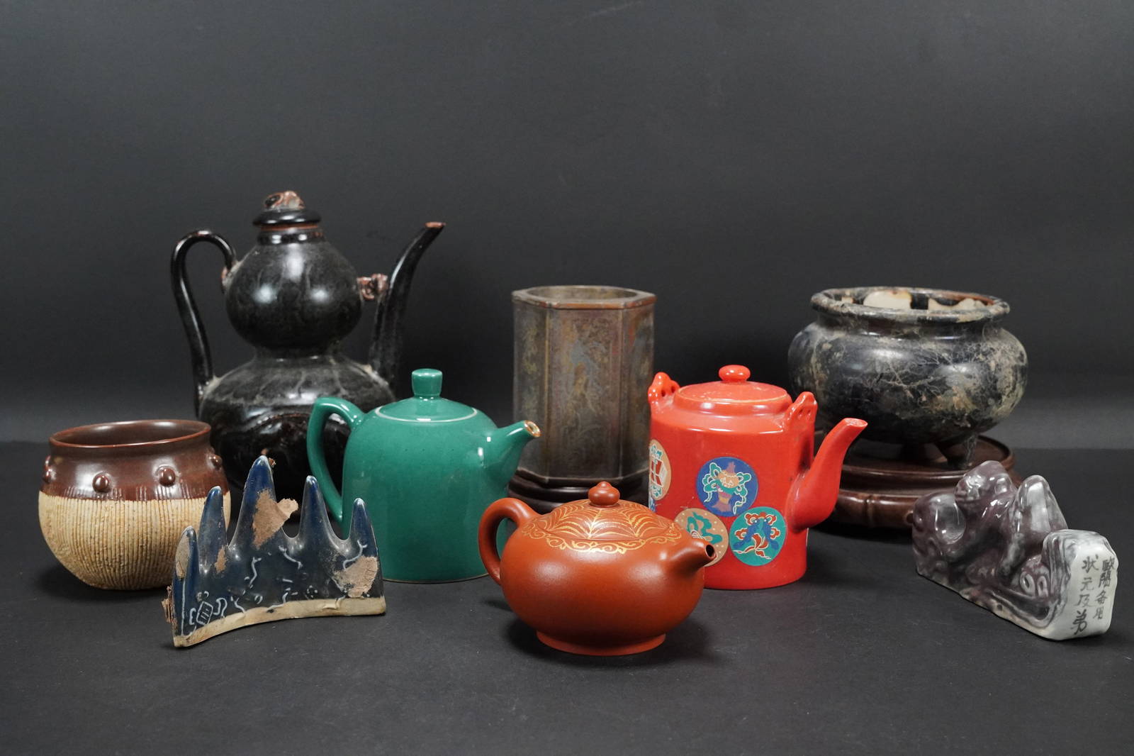 Lots Of Chinese Items Auction