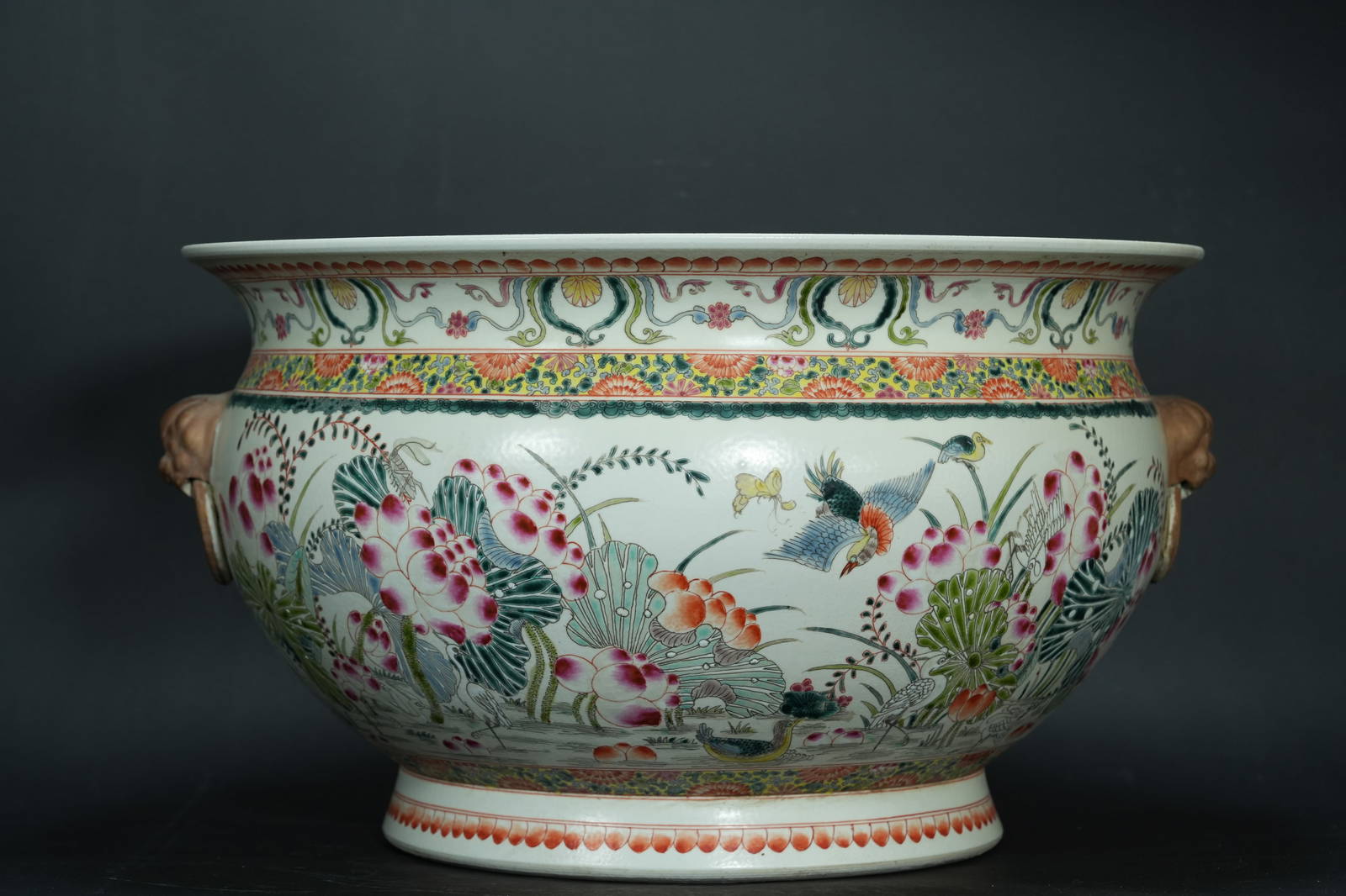 Chinese Massive Fine Pot Auction