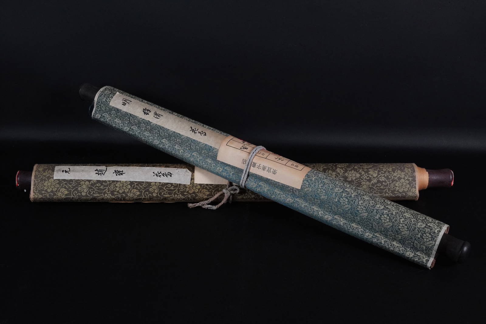2 Chinese Long Scrolls Auction