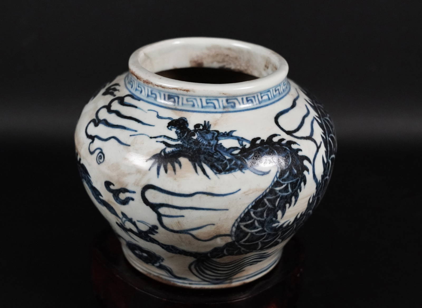Chinese B/w Dragon Jar Auction
