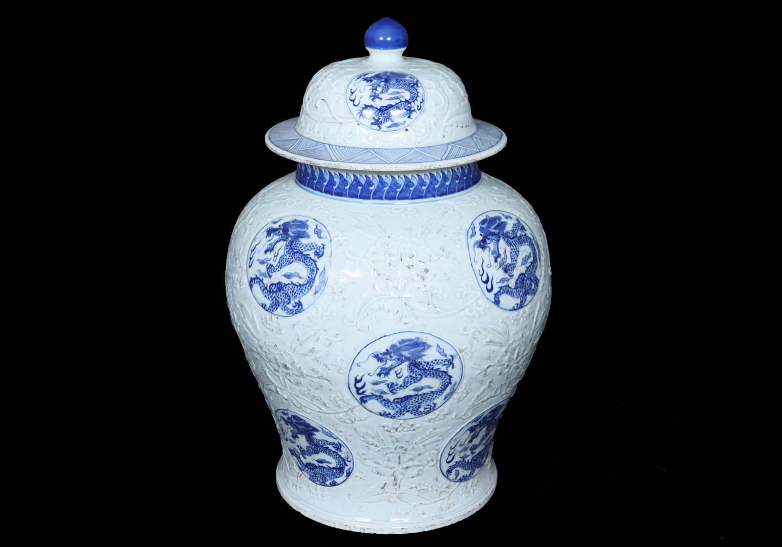 Chinese Massive B/w Jar Auction