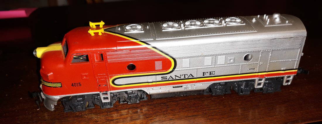 tyco 4015 HO Santa fe locomotive train toy (#0096) on Jan 01, 2023 | A ...