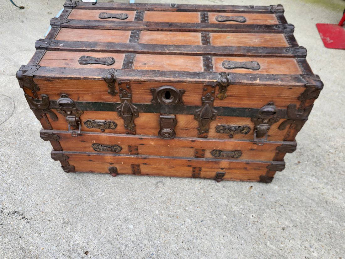 Antique Steamer Trunk Flat Top Nice! Auction