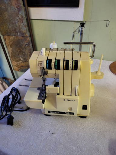 Vtg Singer Baby Serger Sewing Machine