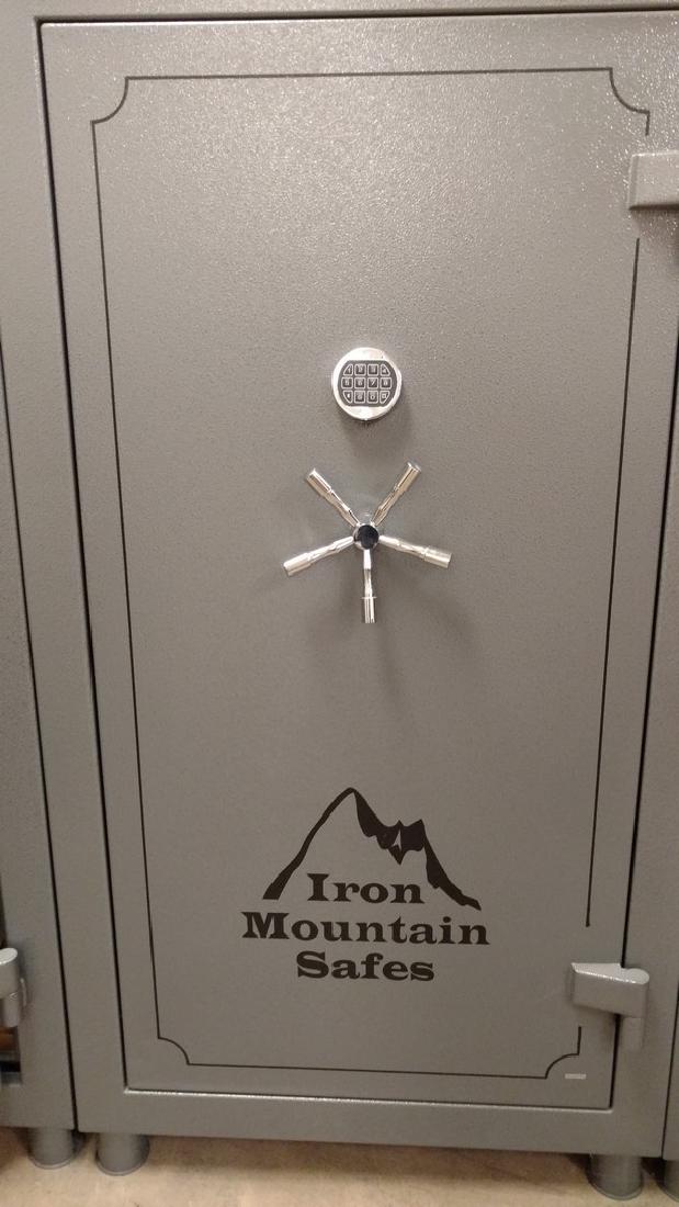 Iron Mountain Gun Safe, Electric Combo Lock, 8 locking