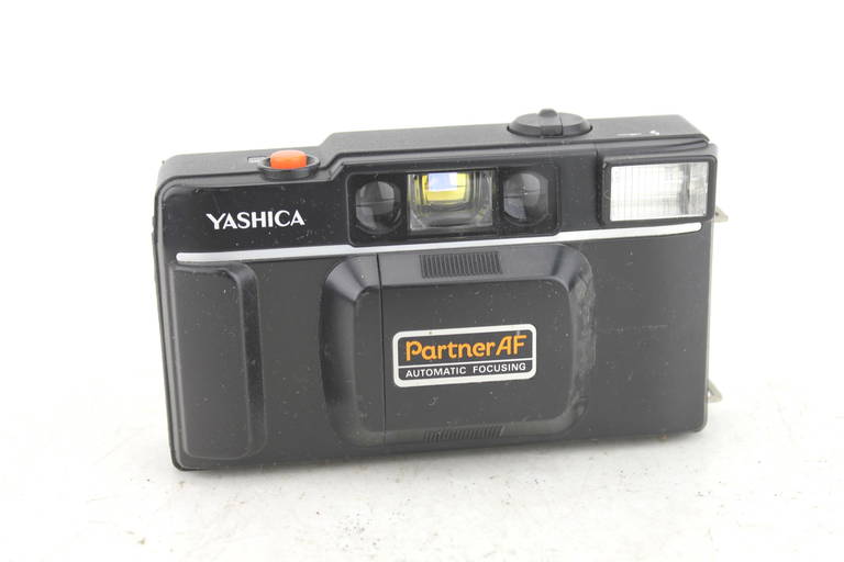YASHICA PARTNER AF 35MM FILM CAMERA - Dec 18, 2021 | Towsonline Auction in MD