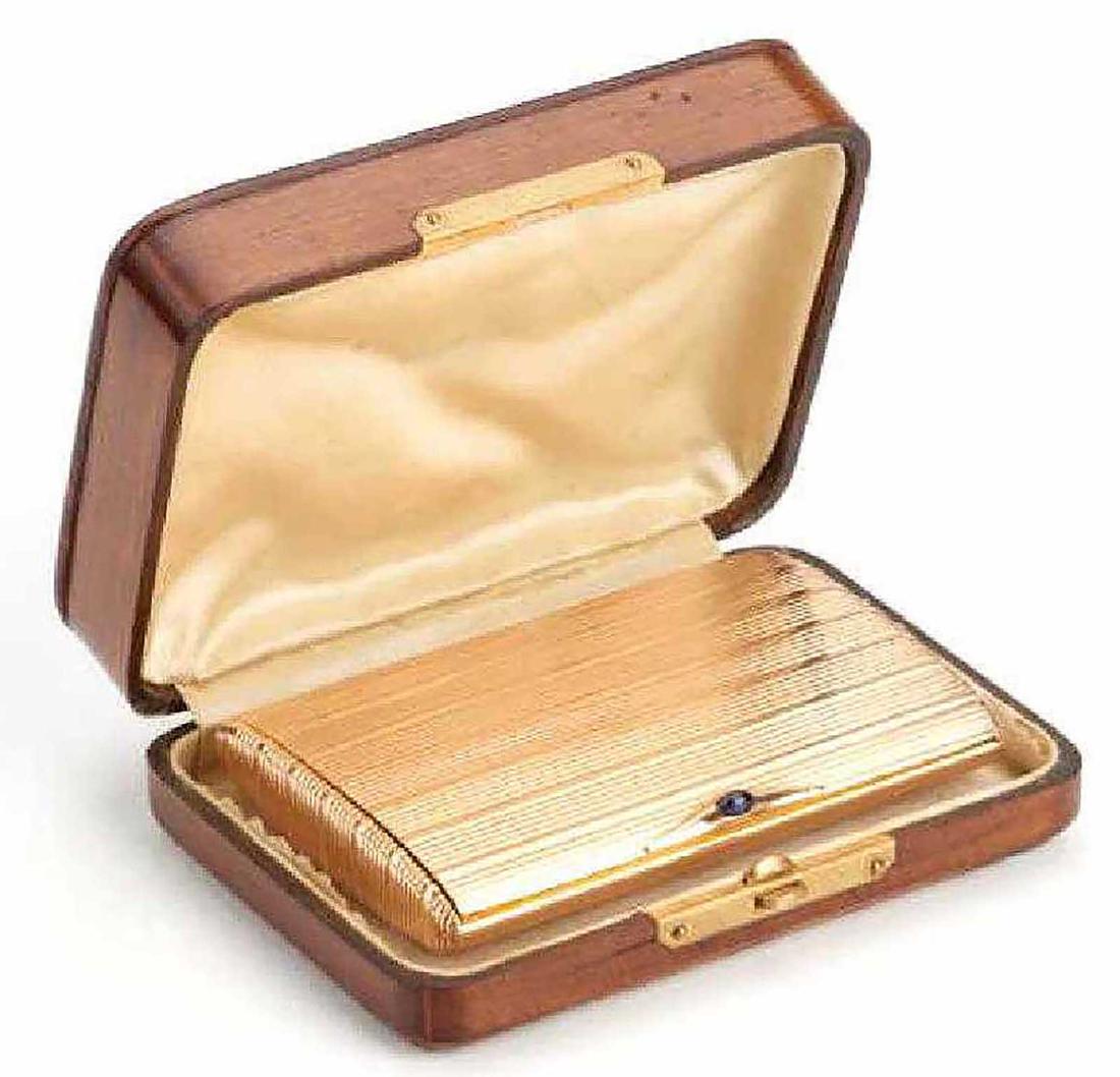 V.N. Collectible - EUROPEAN WW2 COLLECTIBLES