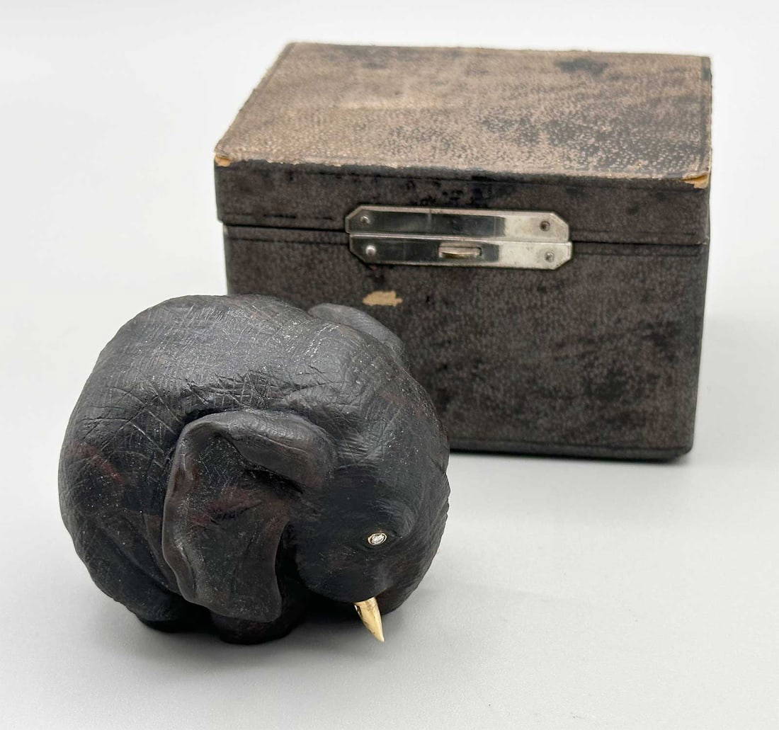 Fabergé - Obsidian Elephant W. Diamond Eyes & Gold Tusks Auction