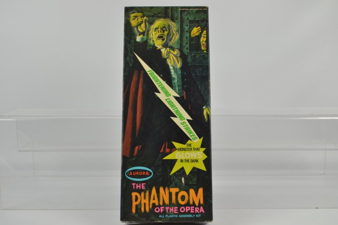 Aurora Phantom Of The Opera Glow Model Kit