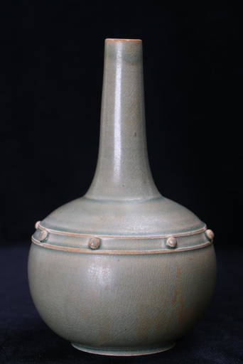 East Jin Dynasty, A Yue Kiln Vase