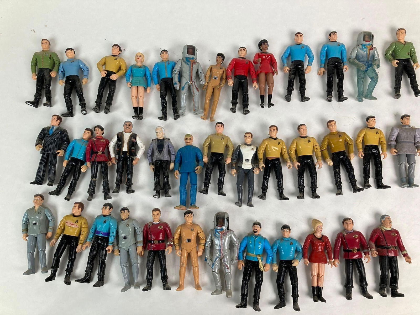 Large Lot Of Vintage Star Trek Action Figures (playmates) Auction