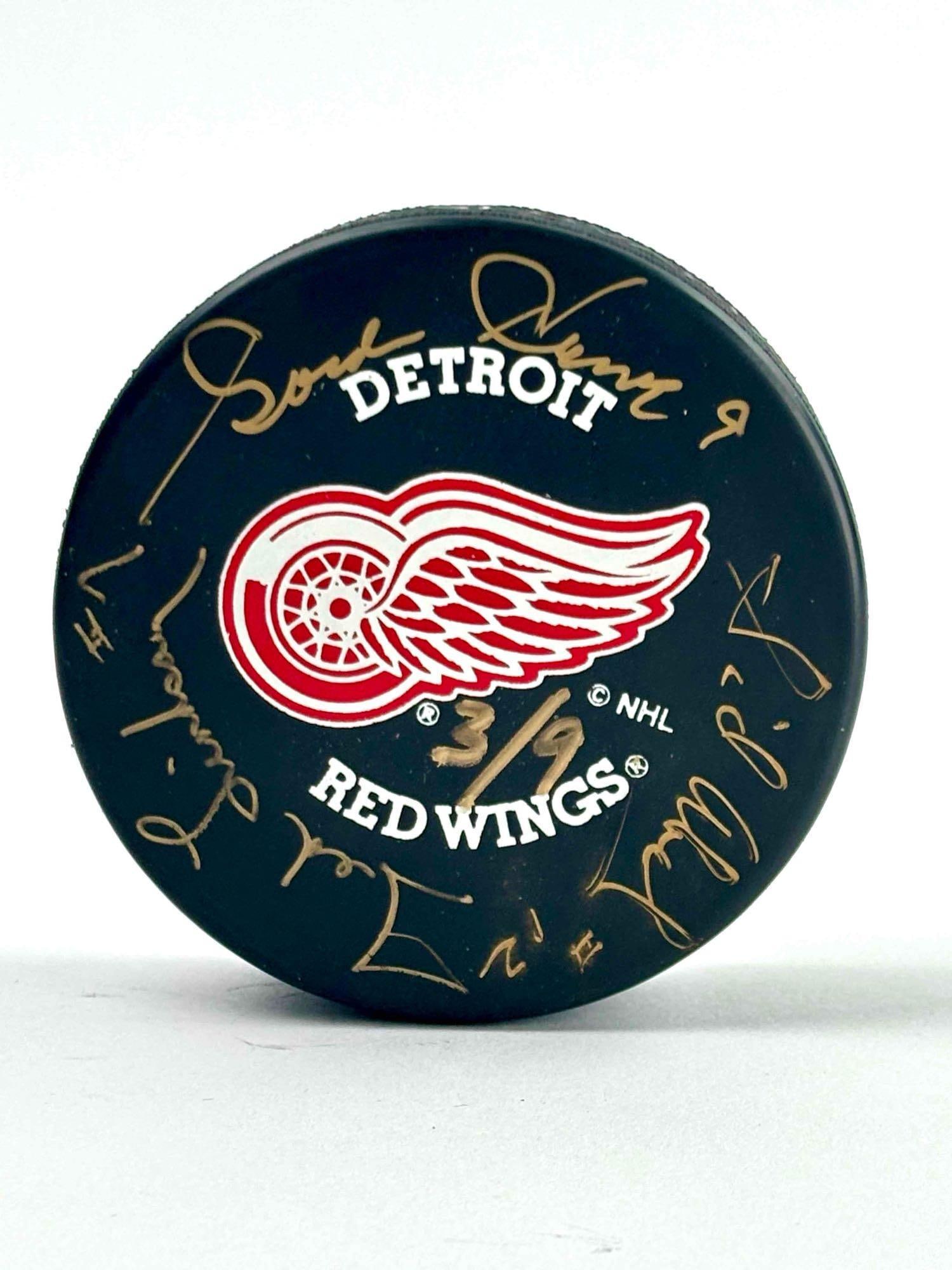 Detroit Red Wings Signed Hockey Puck (sid Abel, Gordie Howe, Ted ...