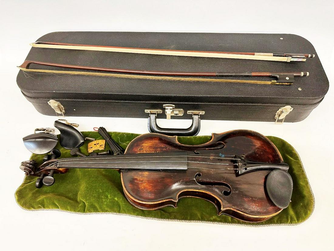 Jacobus Stainer Copy Labeled Violin 1645 With 2 Unsigned Bows And Case
