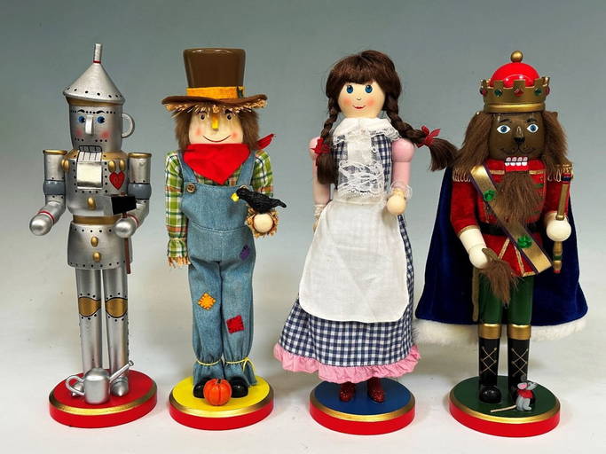 (4) The Wizard Of Oz Nutcrackers