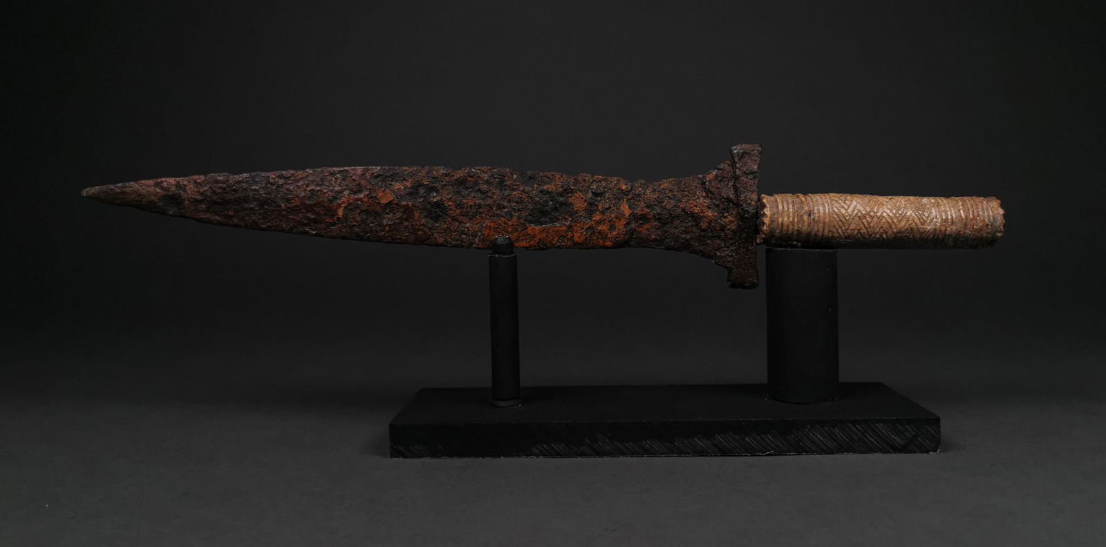 RARE GREEK HOPLITE XIPHOS DAGGER - Jun 21, 2020 | Pax Romana Auctions ...