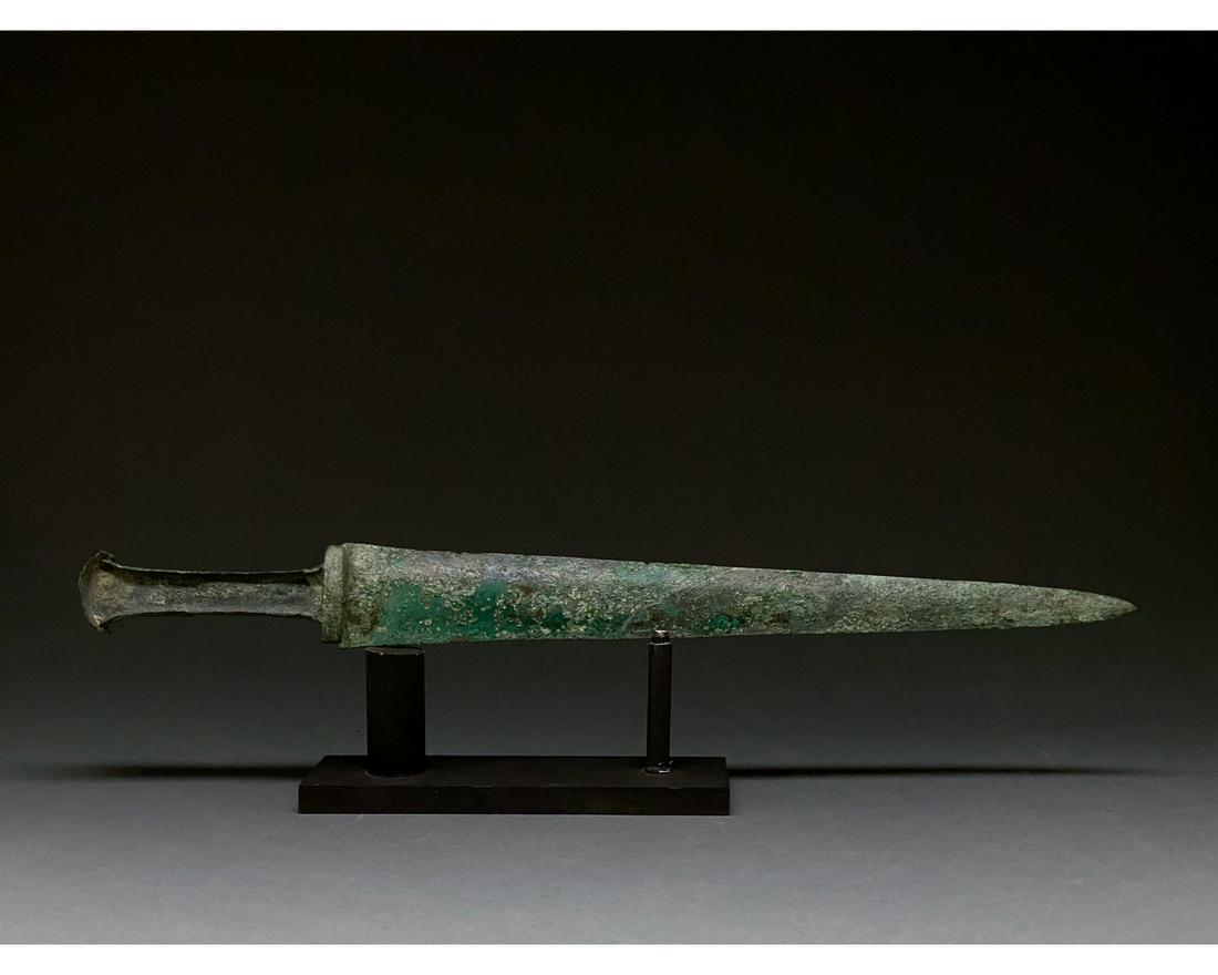 ANCIENT BRONZE SWORD WITH HANDLE ON STAND - Oct 04, 2020 | Apollo Art ...