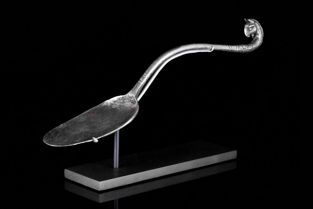AN HELLENISTIC SILVER SPOON - Jan 16, 2022 | Apollo Galleries in United ...