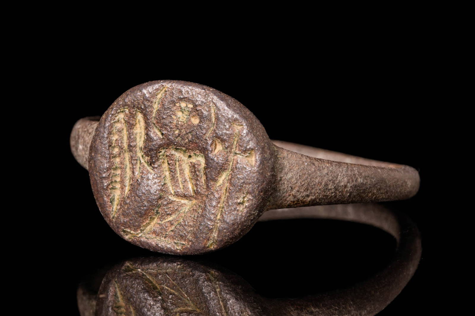 Byzantine Bronze Finger Ring With Bezel Depicting An Angel Auction