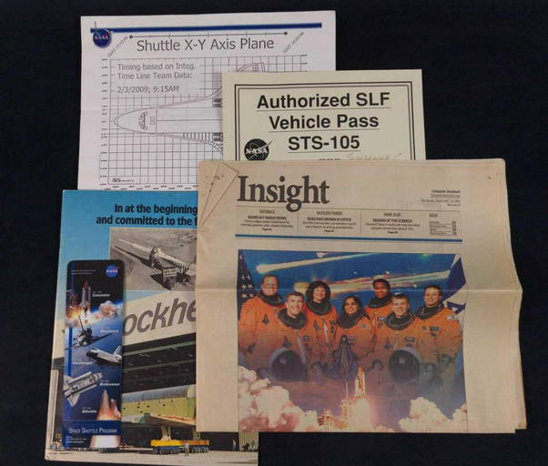 Lockheed Booklet And Nasa Photo Newspaper Lot
