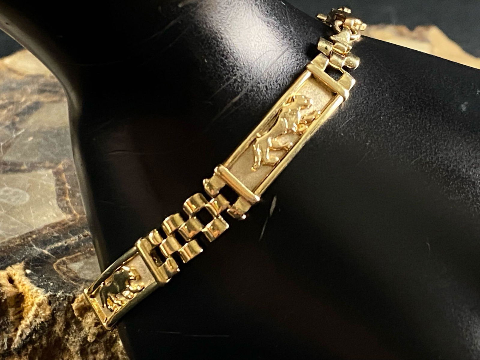 Vintage 14k Gold Panther Link Panther Panel Bracelet