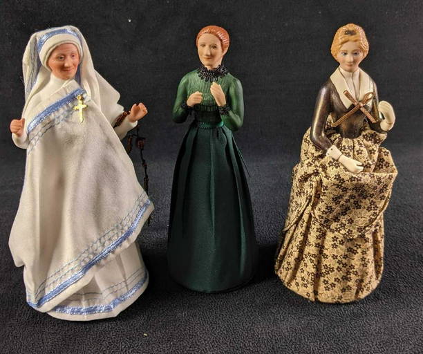 Porcelain Remember the Ladies Historical Figure Dolls (#0077) on Jan 07 ...