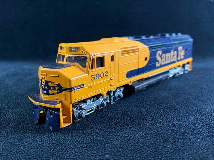 Ho Scale Santa Fe F 45 Locomotive