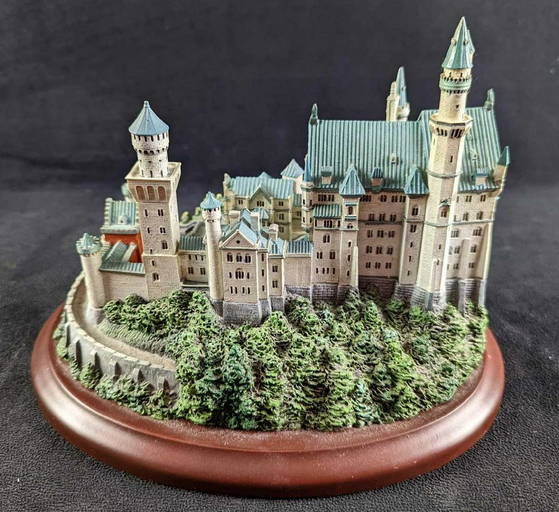 Lenox Great Castles Neuschwanstein Castle Sculpture