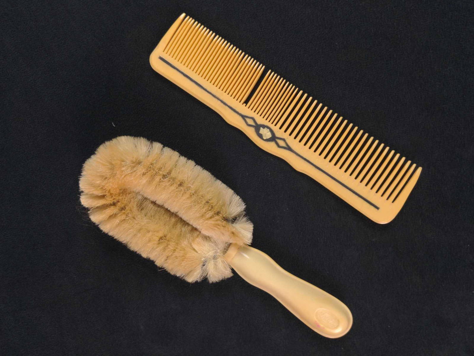 Vintage Bakelite Ivory Body Fuller Brush And Comb Auction