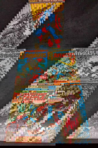 5 Marvel Avengers Comics & Wizard Magazine