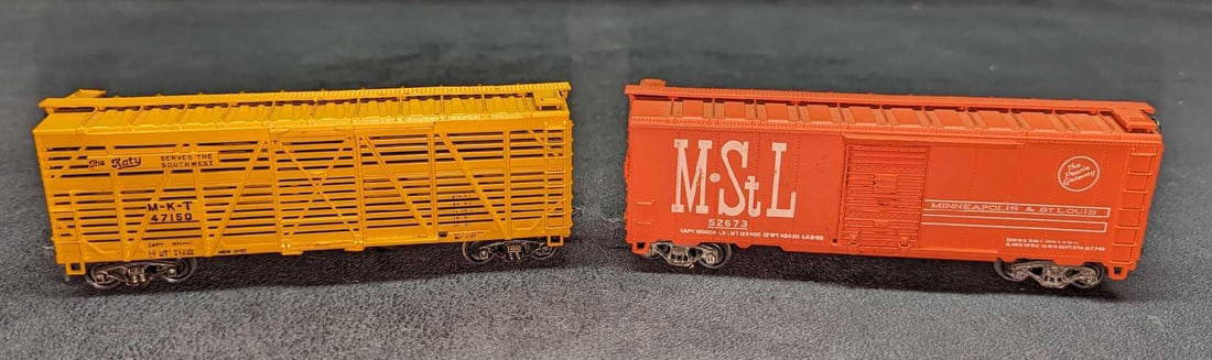 Ho Scale Stock Cattle Car & Minneapolis Boxcar
