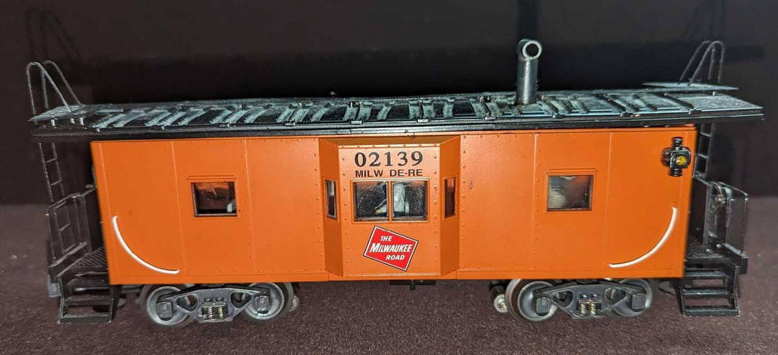 K Line O Gauge Milwaukee Road Bay Window Smoking Caboose