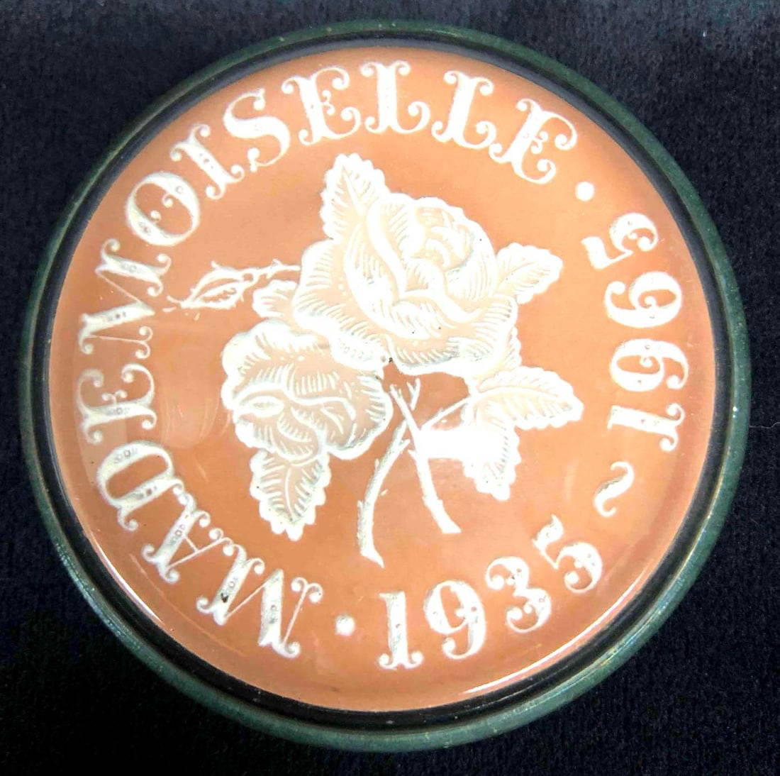 Replica Rose Paperweight Designed By Allen Saalburg Auction