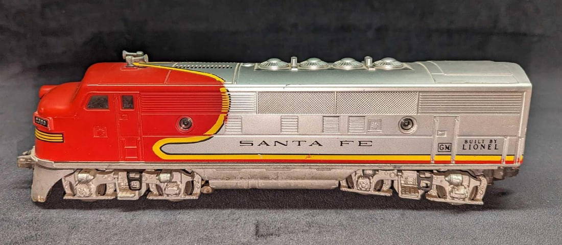 Vintage Lionel Santa Fe Engine 2333-20 Auction