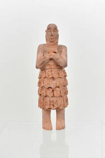 Man with beard, sumerian art - Sep 22, 2021 | Champagne Auctions in QC