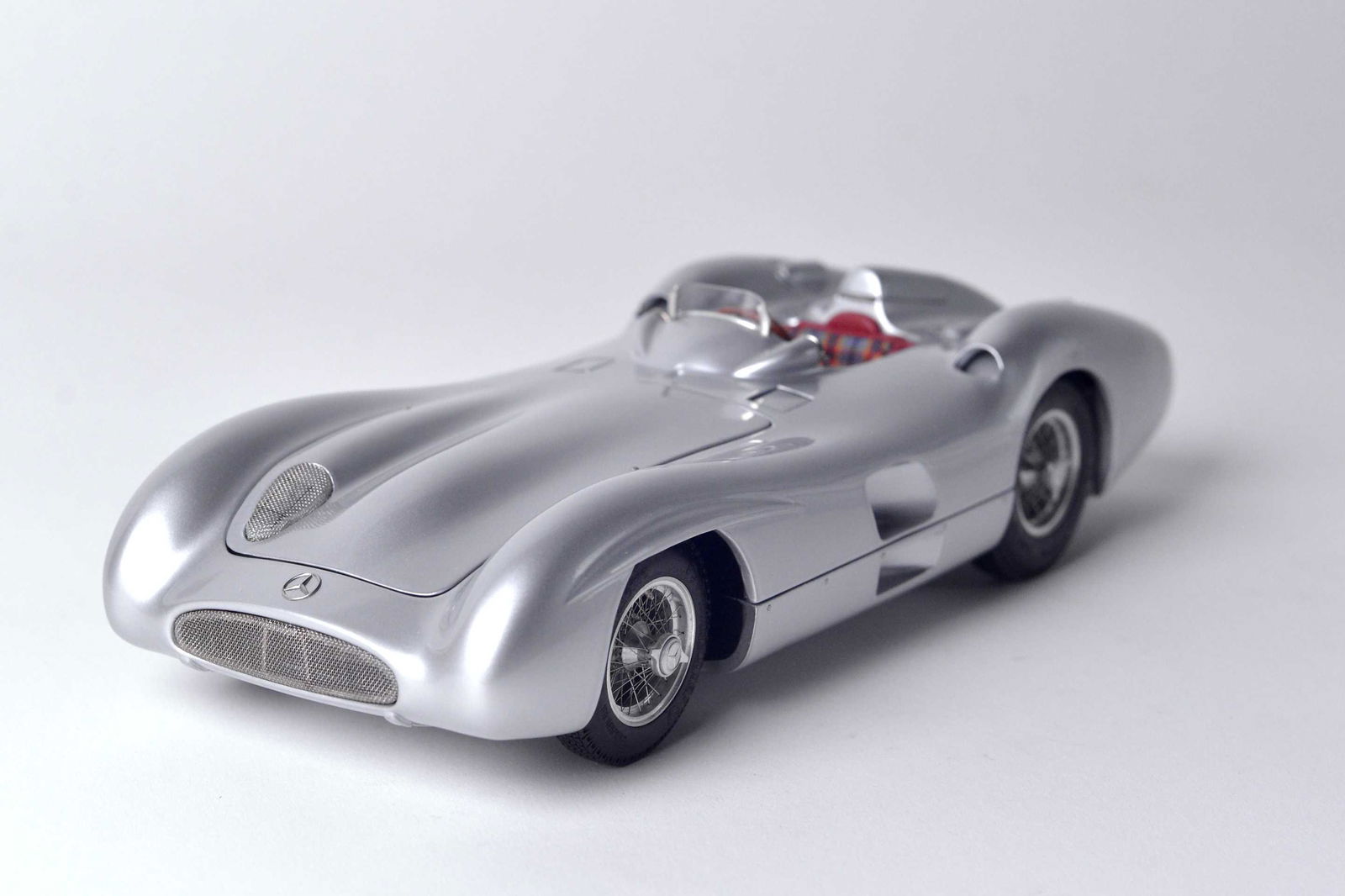 CMC GmbH - 1954/55 Mercedes-Benz W196R Streamliner Body, diecast metal ...