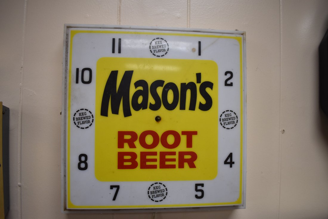 Vintage Mason's Root Beer Sign/clock