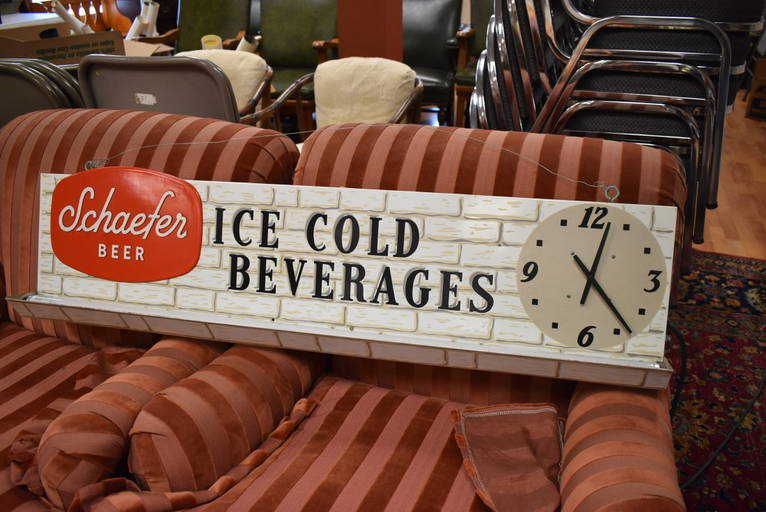 Vintage Schaefer Beer Light/clock