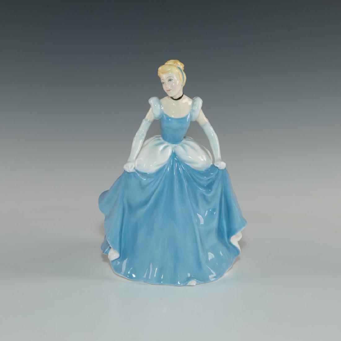 ROYAL DOULTON DISNEY PORCELAIN FIGURINE CINDERELLA