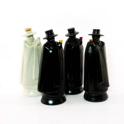 4 Wedgwood and Royal Doulton Sandeman Decanters - Jan 31, 2022 | Lion ...