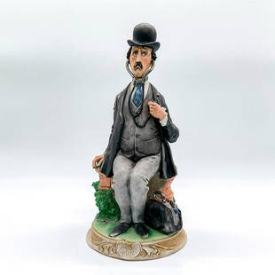 Capodimonte Pucci Porcelain Figurine, Doctor 1805