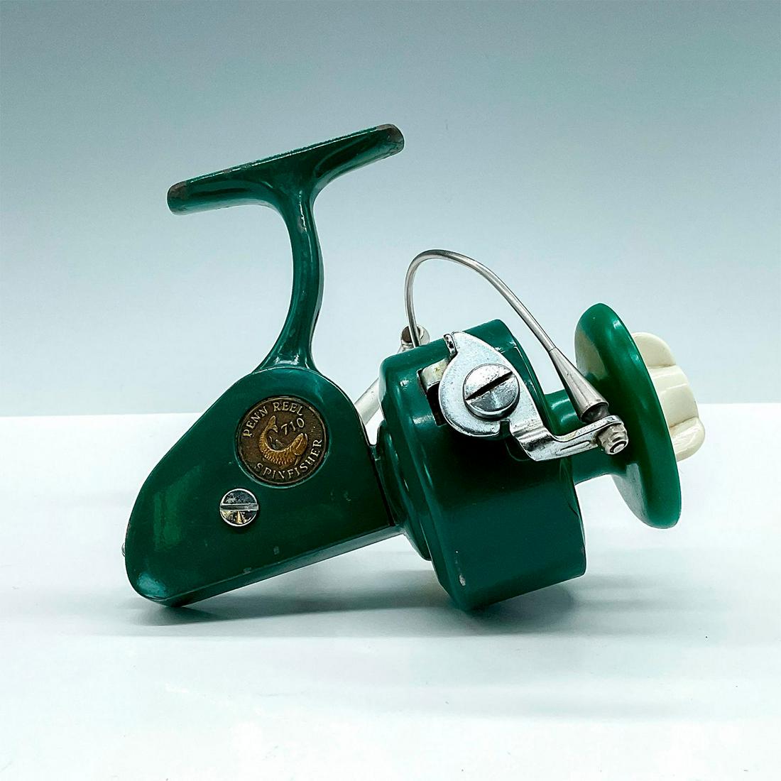 Vintage Penn 710 Surf Reel Greenie
